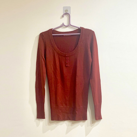 679. Bordo dzemper bluza sa dugmicima
