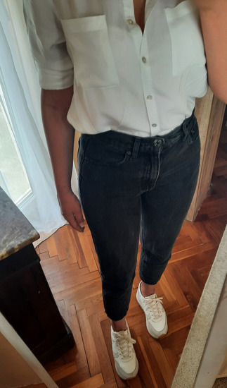    BERSHKA teksas crno sivkaste farmerke