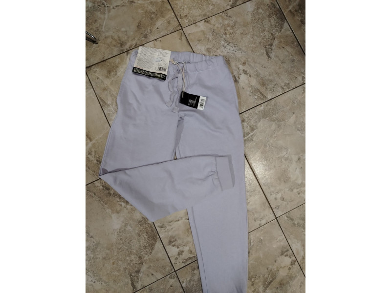 HH36 NOVO trenerke HIP&HOPPS vel 9