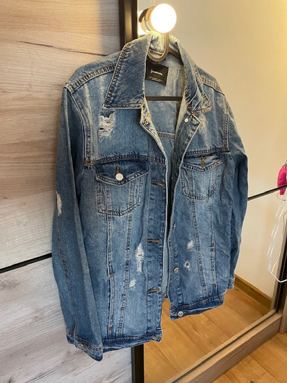 STRADIVARIUS TEKSAS OVERSIZED JAKNA