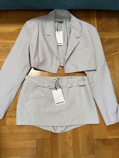 Bershka komplet novo