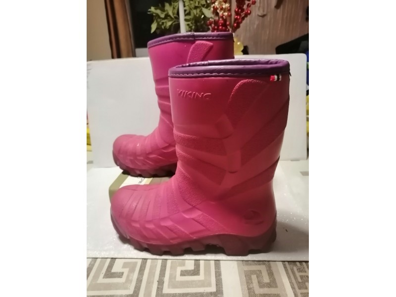 ROZE GUMENE TOPLE ČIZME 33