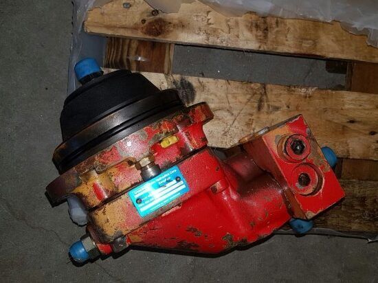 Case 888 / 688 (MOTOR DE GIRO) rotacioni prenosnik za Case 888 / 688 bagera