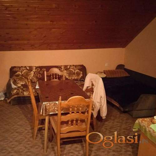 Izdaje se stan u kući na Telepu od 30m2.