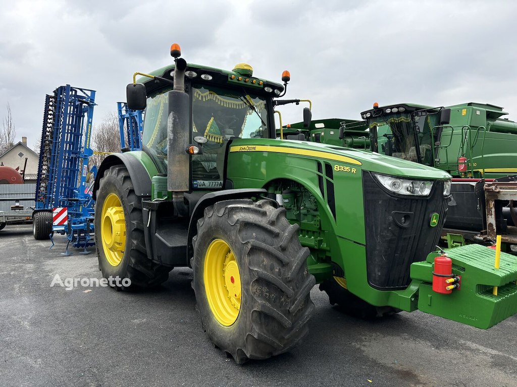 John Deere 8335 R traktor točkaš