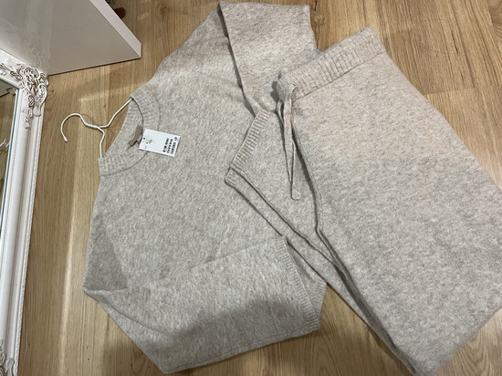 H&M komplet sa etiketom