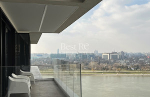 BW Terraces - trosoban stan sa pogledom ka reci