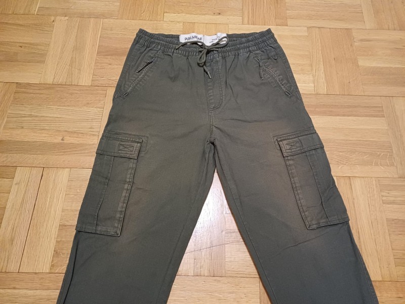 PULL&BEAR pantalone sa džepovima M EXTRA