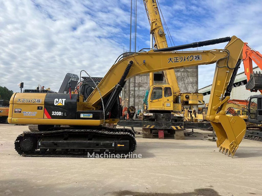 Caterpillar 320D bager guseničar