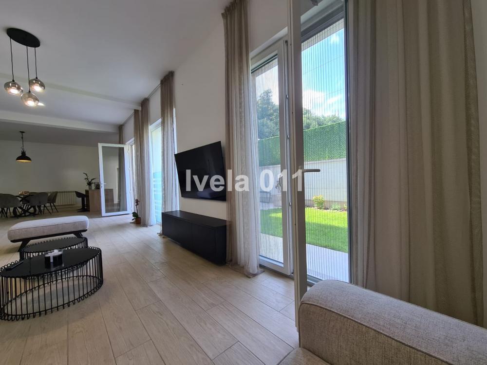 Velisava Vulovića, Šestosoban stan na prodaju, 220m2, 950.000€