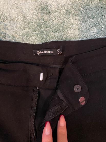 SNIZENO Klasicne crne pantalone