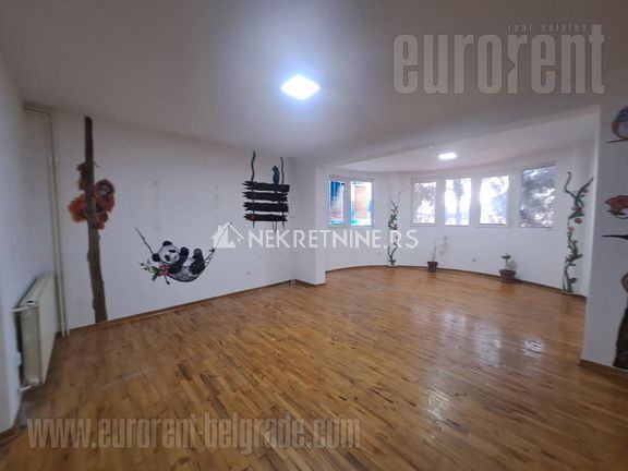 #10145, Izdavanje, Kuća, FILMSKI GRAD, 1200 EUR
