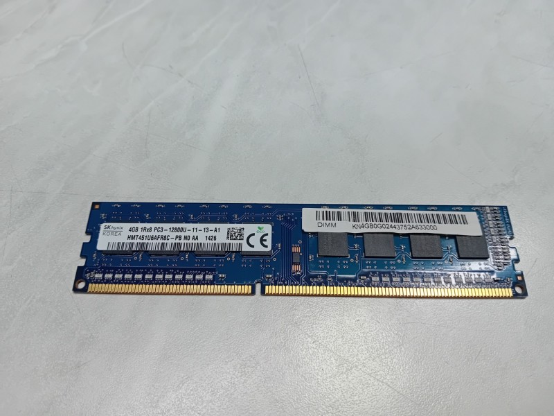 ddr3 4gb skhunix ispravna 1600mhz