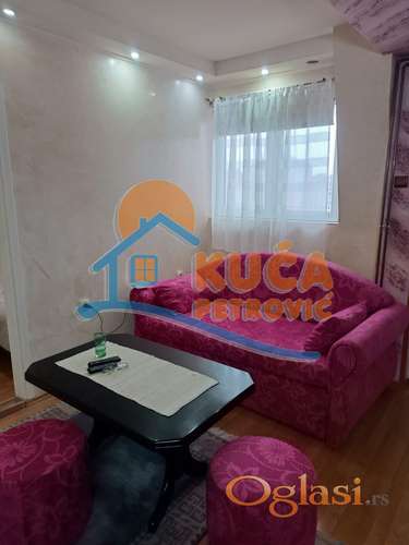 Izdaje se dvoiposoban stan na Bulevaru Nemanjića, 40m2!