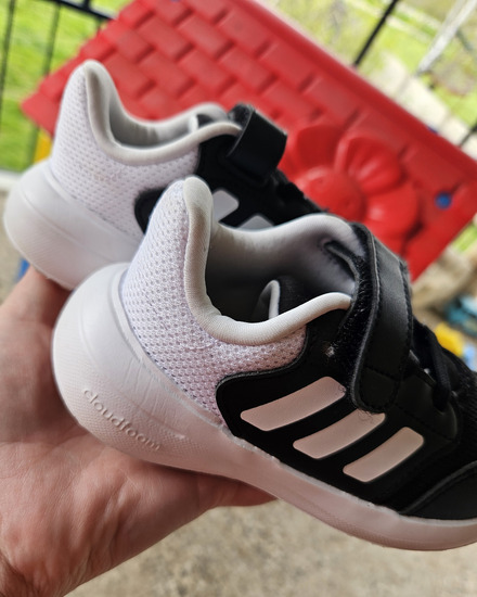 Adidas patike 25 velicina