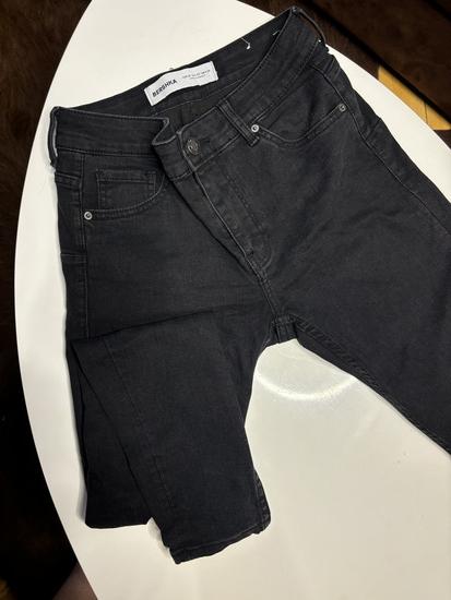 Farmerice niskog struka Bershka skinuta etiketa