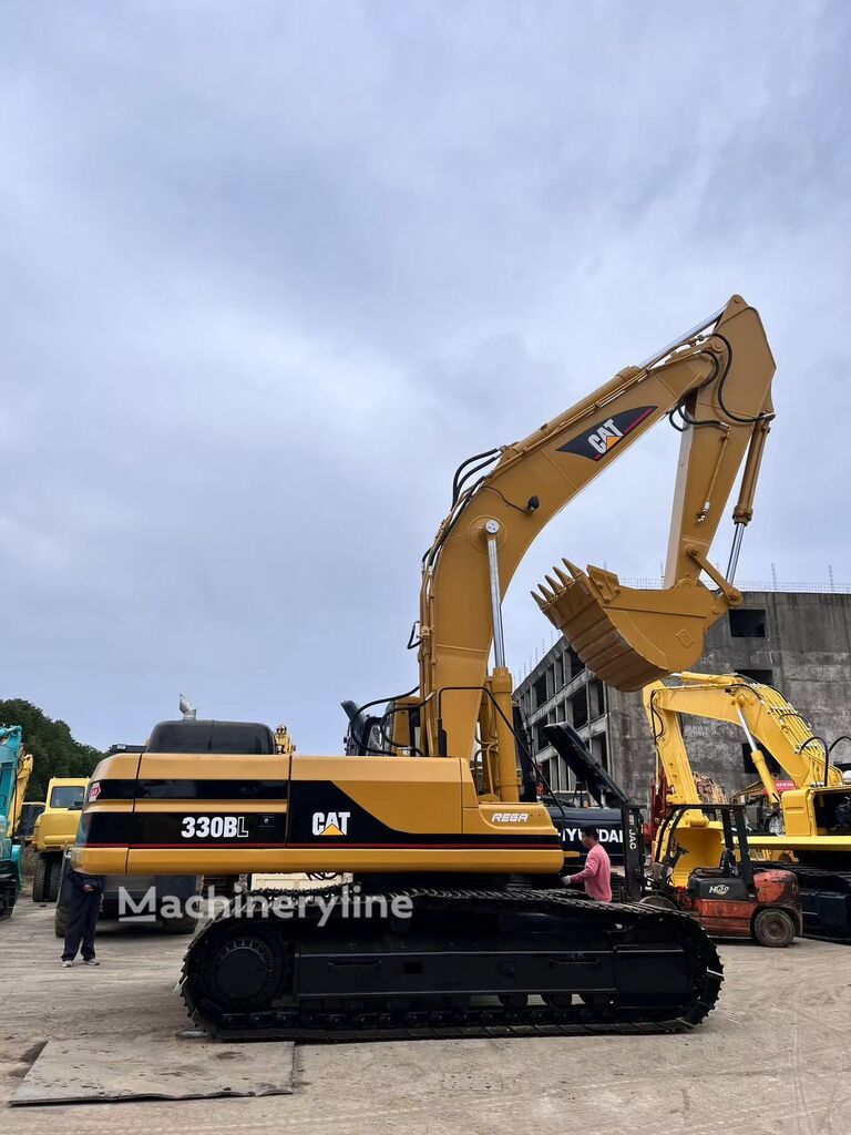 Caterpillar 330B bager guseničar