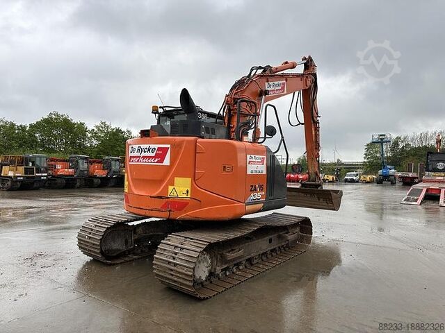 Midi bager
Hitachi ZX135US-6