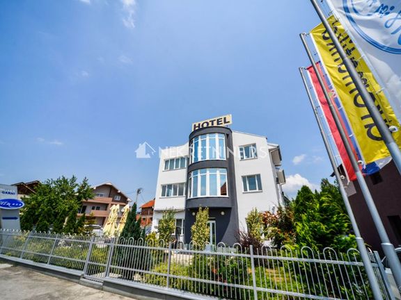 Višenamenski poslovni objekat u neposrednoj blizini autoputa