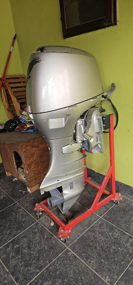 Motor za gliser Honda