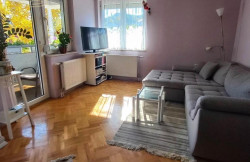 Izdavanje dvosoban stan Niš Čair – 48 m², odlična lokacija, funkcionalan, odmah useljiv