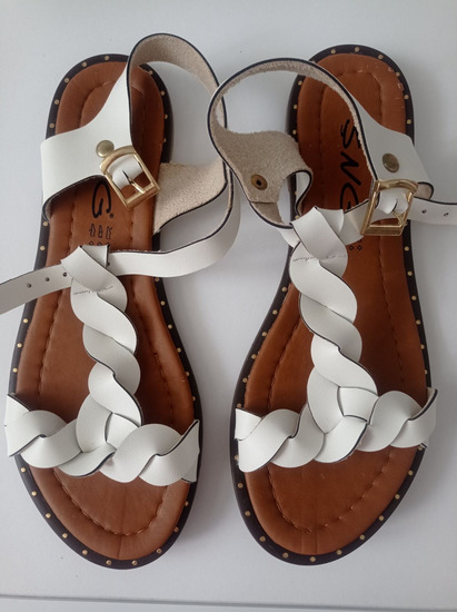 Nove sandale vel 39