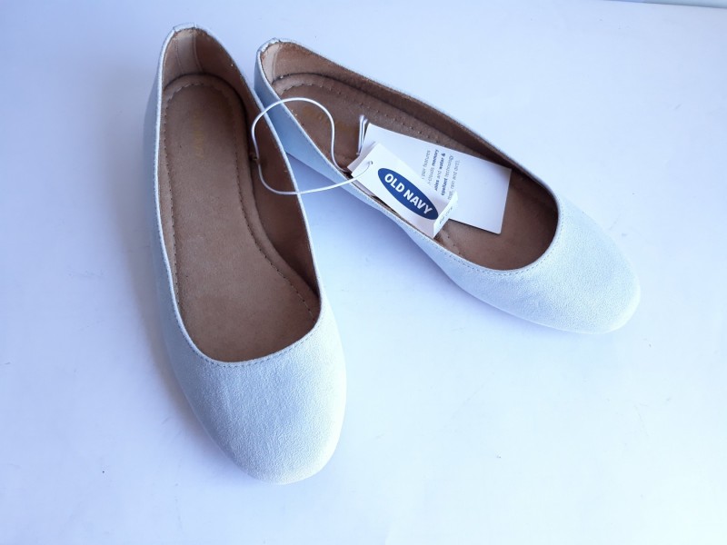 **OLD NAVY** NOVE BALETANKE br.37