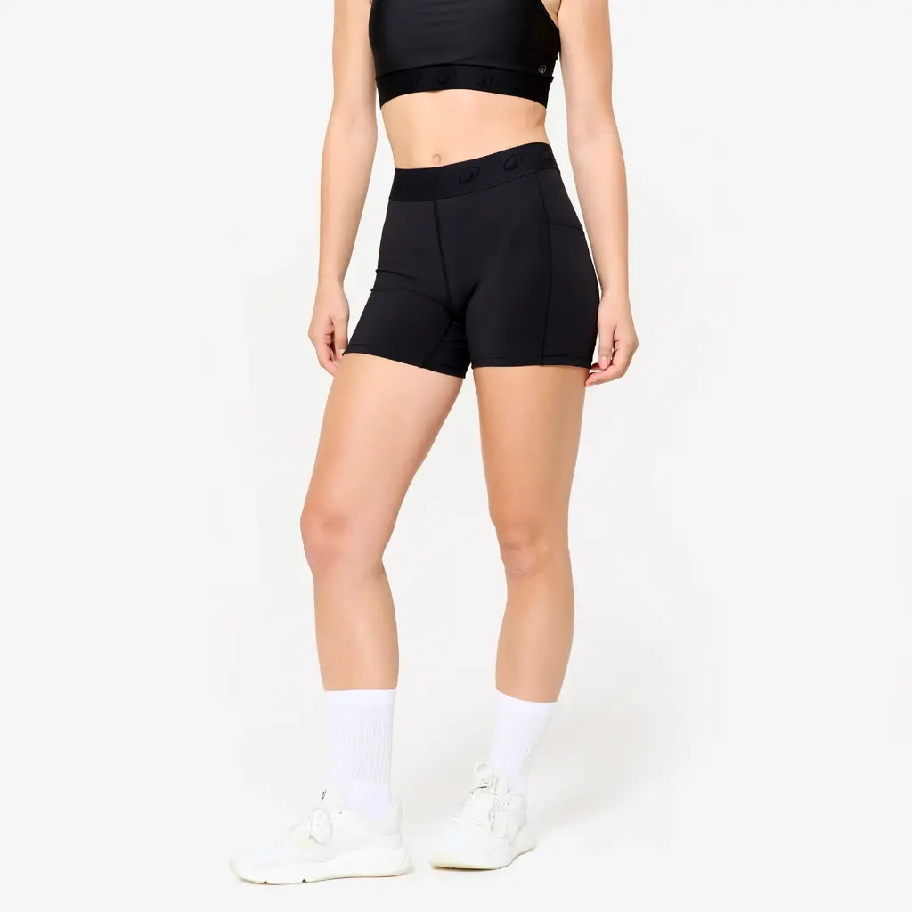 Crni šorts za fitnes sa elastičnim strukom