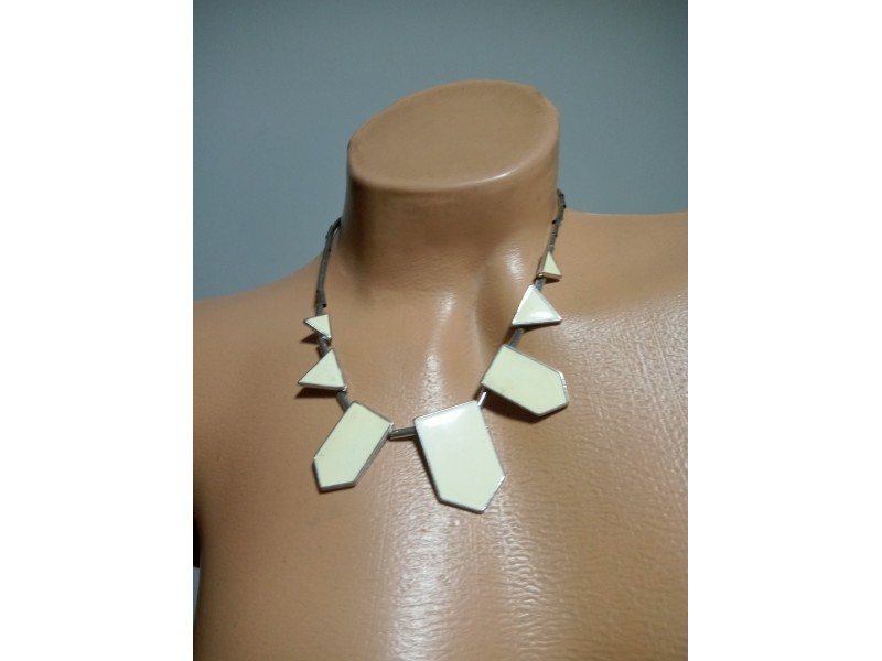 ATRAKTIVNA METALNA kupite 5-platite 4