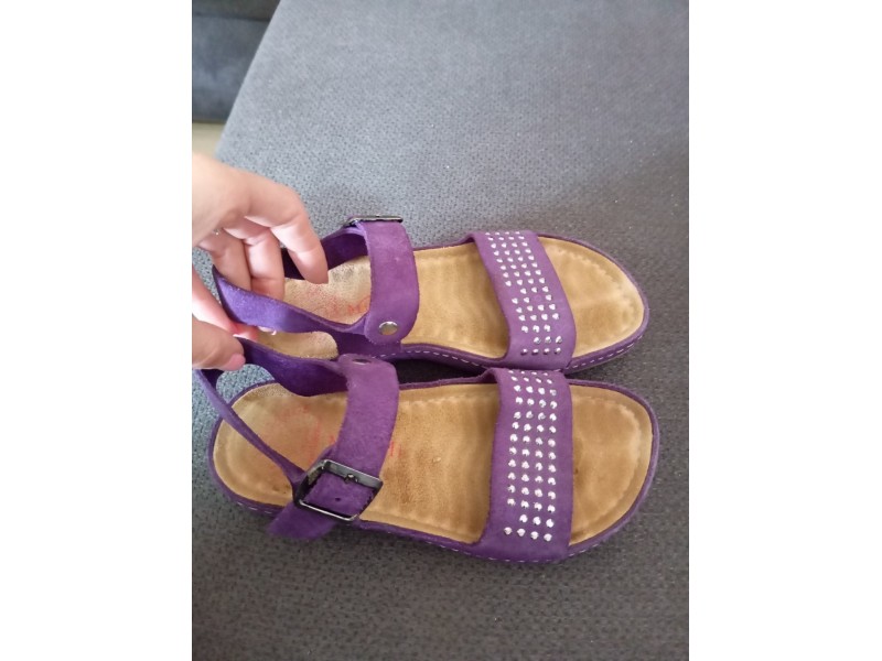 Milami sandale 31 broj