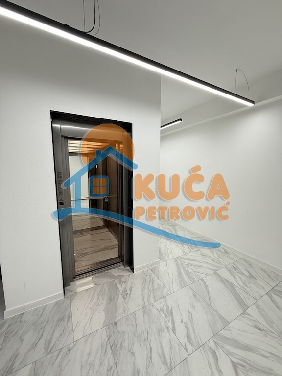 Izdaje se poslovni prostor kod parka Čair, 60m2
