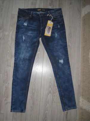 Farmerke Primark vel.40 nove