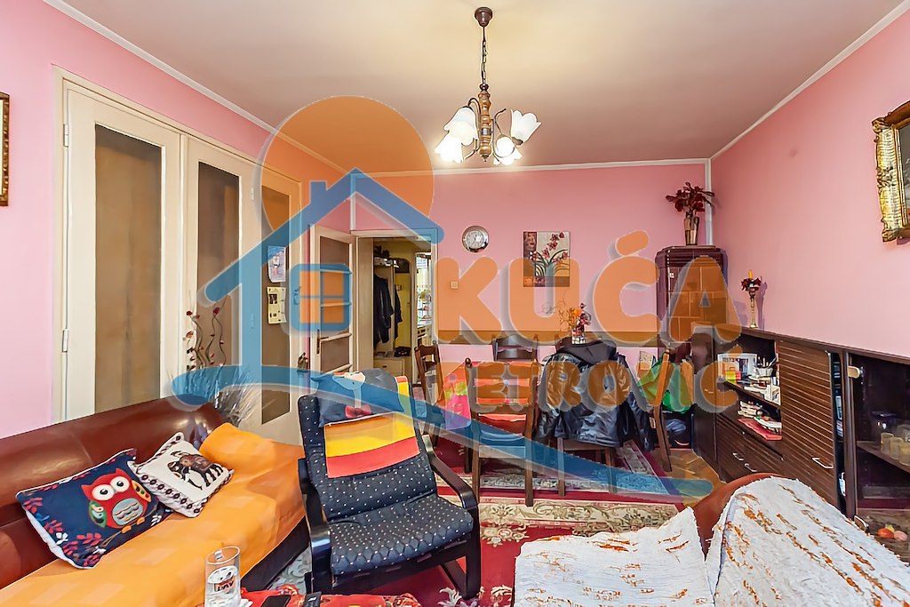Trosoban stan, 80 m2, Centar, Obrenovićeva ID: p-013804