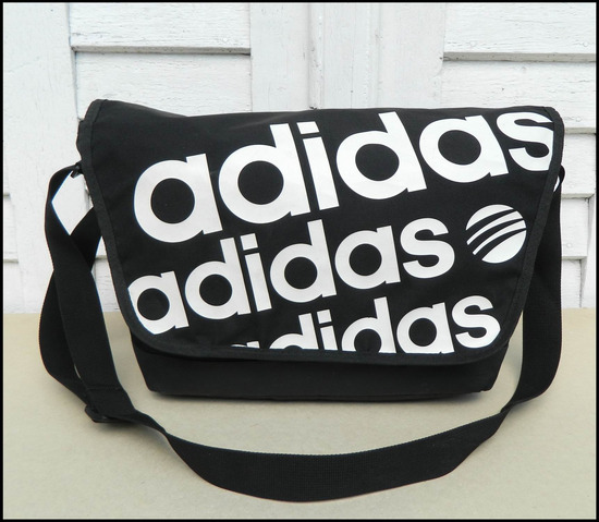 Velika atraktivna original Adidas torba