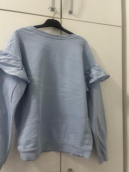 H&M plavi duks sa karnerima