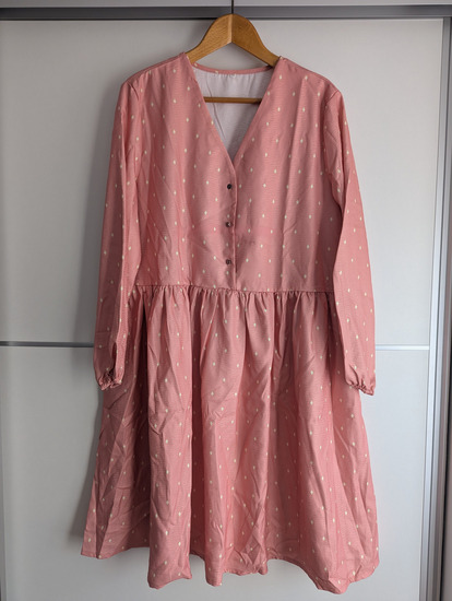 Roze haljina