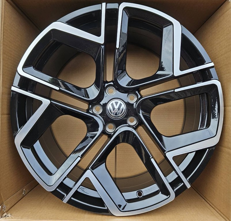 ALU FELNE
8.5J x20 ET38 5x112