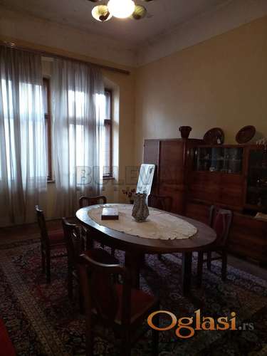 Kuća u Kragujevcu, centar - kuća 166 m2, podrum 100 m2, lokal 30 m2