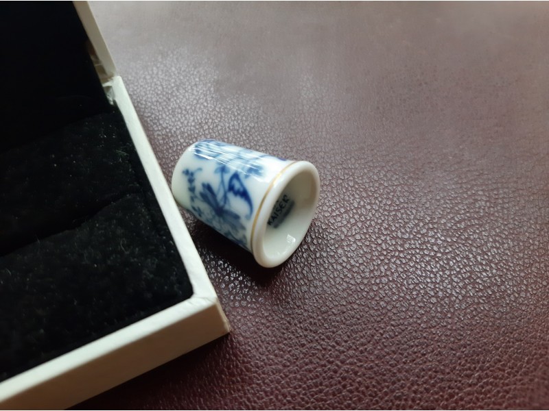 PORCELAN NAPRSTNJAK AK KEIZER WEST GERMANY