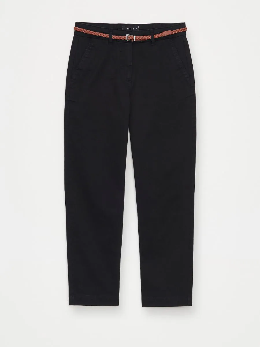 Chino pantalone s kaišem