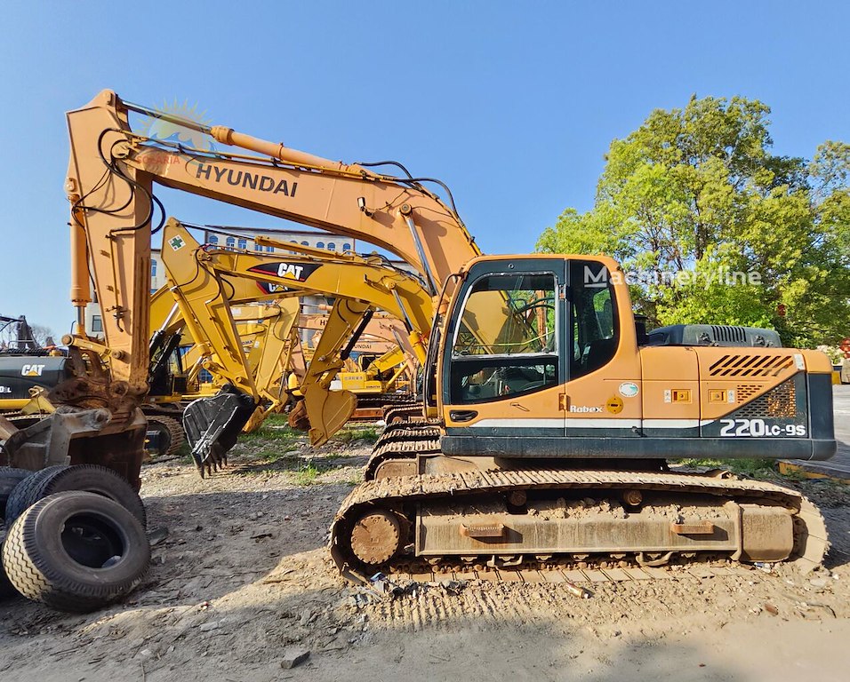 Hyundai R220LC-9S bager guseničar