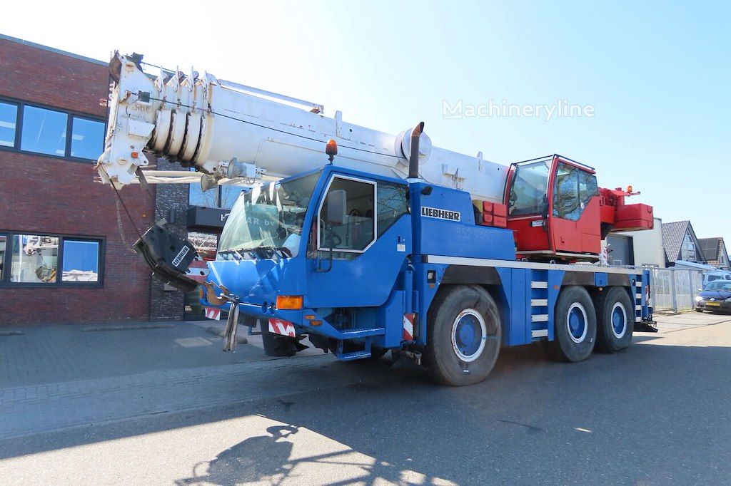 Liebherr LTM 1055-1 autodizalica