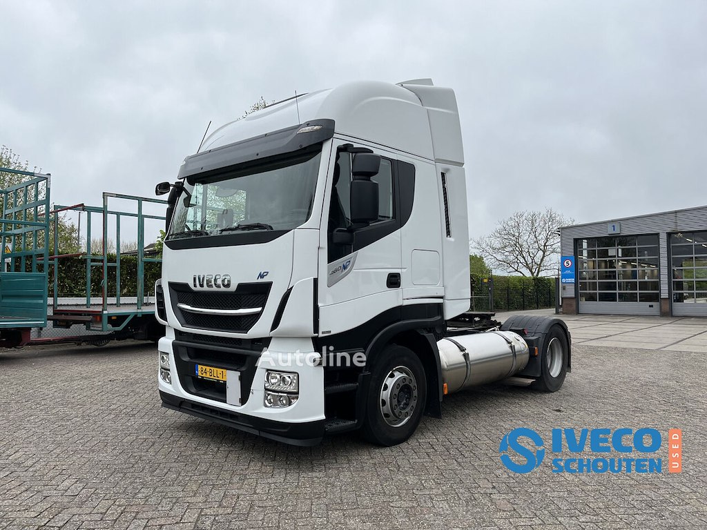 IVECO Stralis AS440S46T/P LNG tegljač