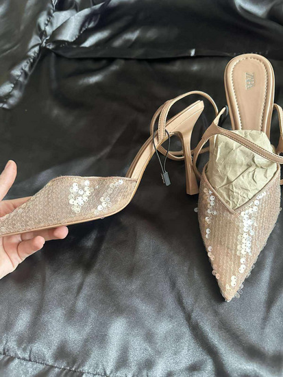 Zara stikle
