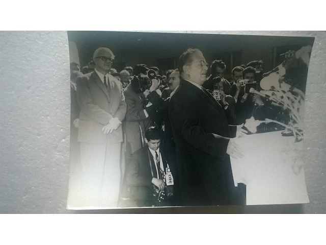 TITO U LESKOVCU 1968 GODINE-ORIGINALNA FOTOGRAFIJA