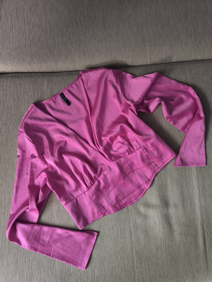 Roze elegantna satenska košulja