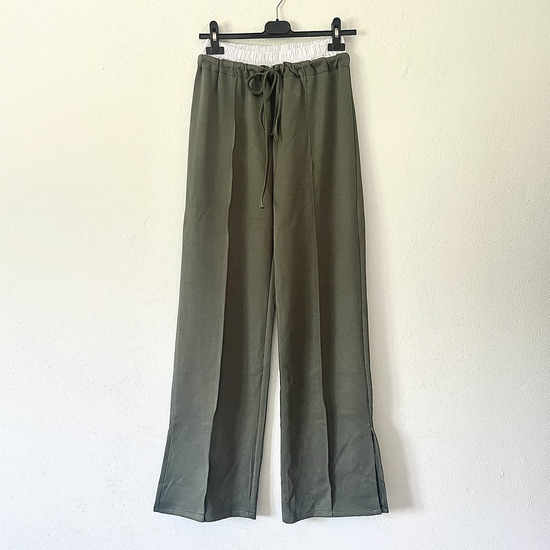 Nove ženske trenerke - pantalone