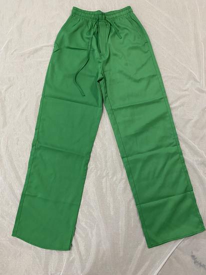 Zelene pantalone kao nove zenske
