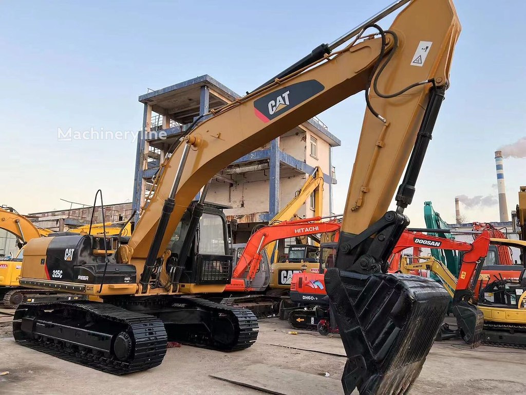 Caterpillar 325C bager guseničar