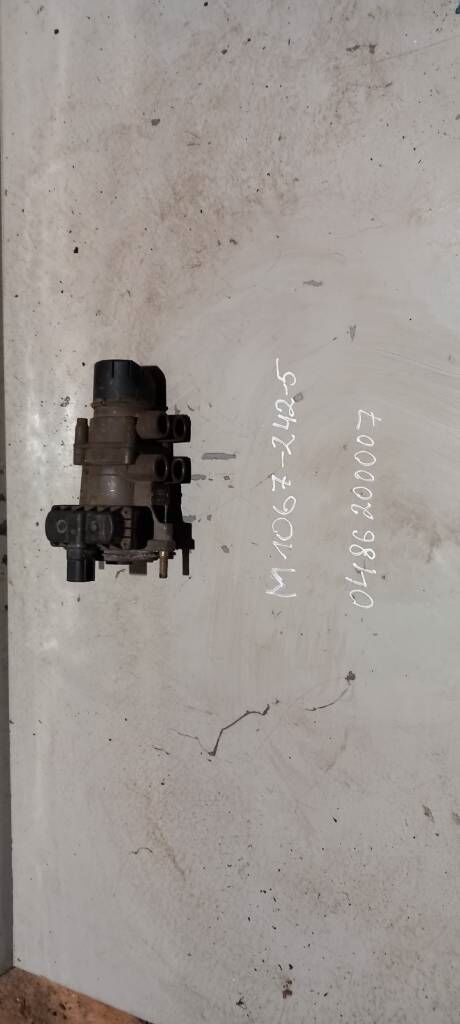 0486200007 pneumatski ventil za MAN 0486200007 TGA MAIN BRAKE VALVE tegljača